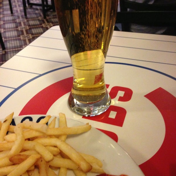 Cubs Bar & Grill - Bar in Chicago