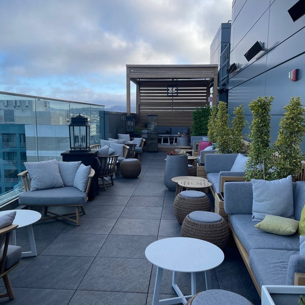 Shelby’s Rooftop - Hotel Bar in SoMa