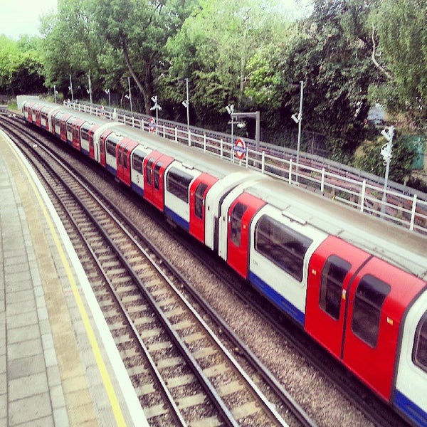 Roding Valley London Underground Station - Station Way