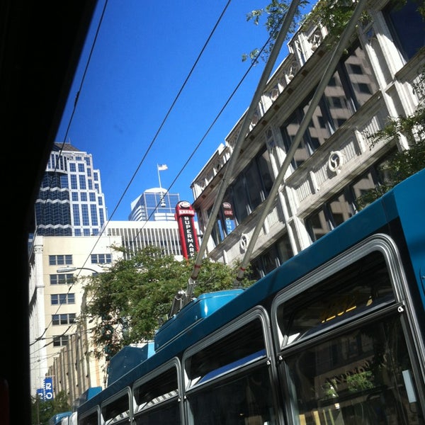 Photos at King County Metro Route 16 - Bus Line in Seattle