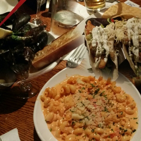 Finz Seafood & Grill - Seafood Restaurant in Downtown Salem