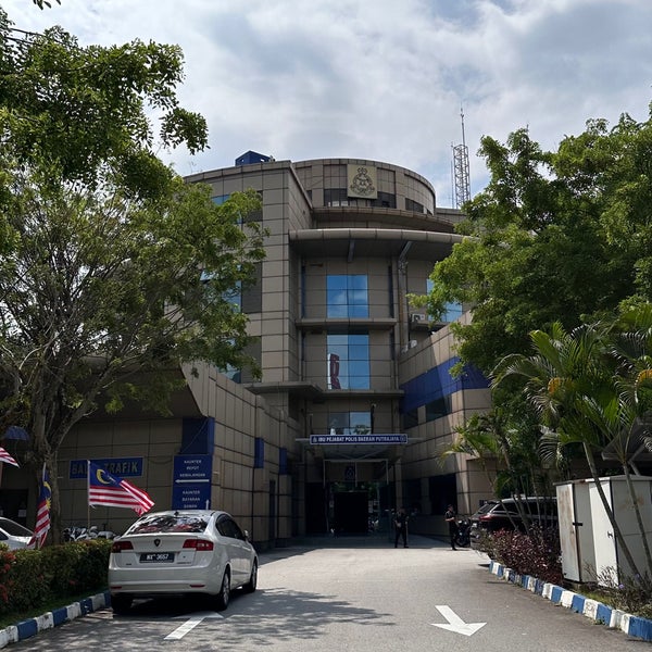 Ibu Pejabat Polis (IPD) Daerah Putrajaya - Police Station