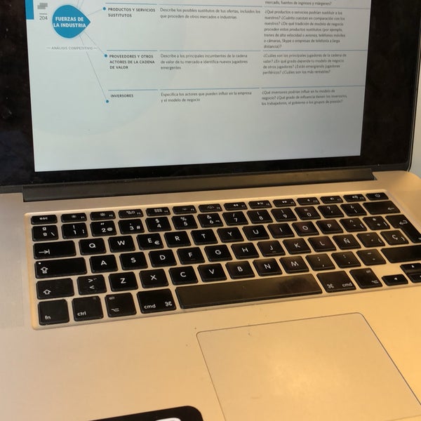 Biblioteca Pompeu Fabra - College Library in Mataró