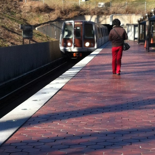 WMATA Red Line Metro - Train in Washington