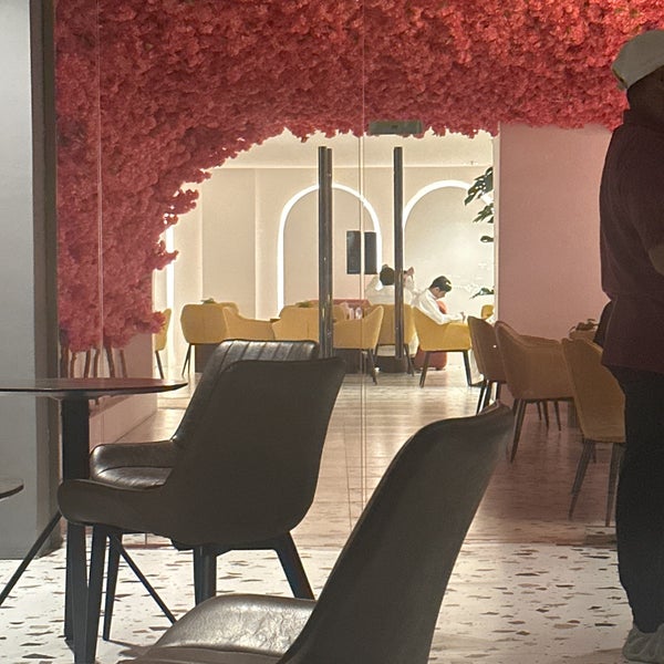 RESUS CAFE - النزهة - الرياض, منطقة الرياض‎