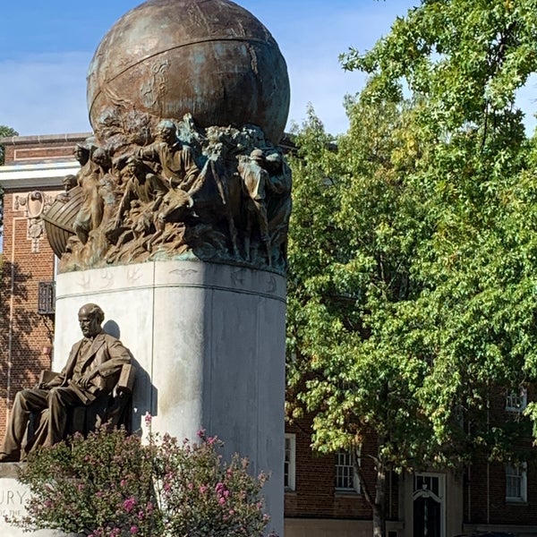 Mathew Fontaine Maury Monument (Now Closed) - The Museum District - 6 tips