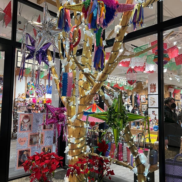 Colores Mexicanos - Streeterville - Chicago, IL