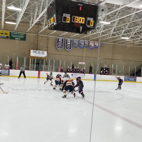 North Shore Ice Arena - 6 tips from 314 visitors