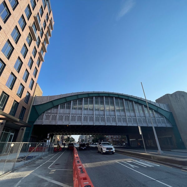 Photos at MTA Subway - 4th Ave/9th St (F/G/R) - Metro Station in Gowanus