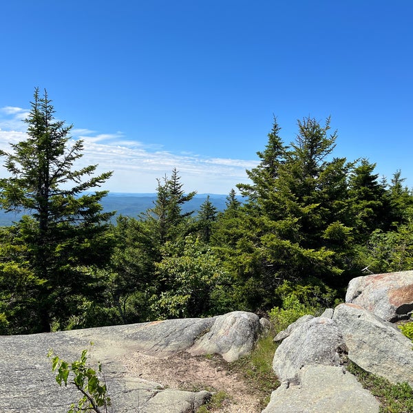 Mt. Kearsarge - Hiking Trail in Warner
