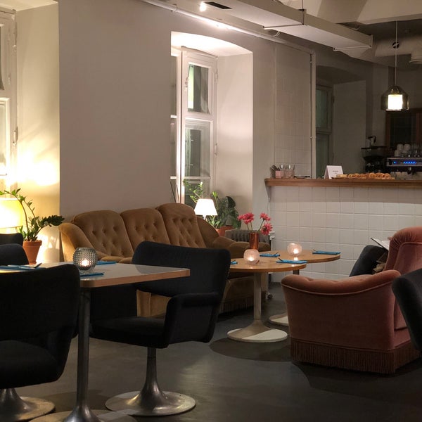 Sinilind (Now Closed) - Vanalinn - Müürivahe 50