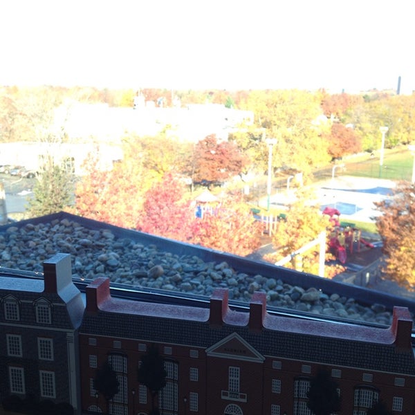 Teele Hall (Harvard Business School) - Office