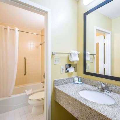 Quality Inn - 2 tips from 128 visitors