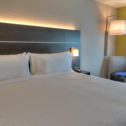 Holiday Inn Express & Suites Mobile/Saraland - Hotel