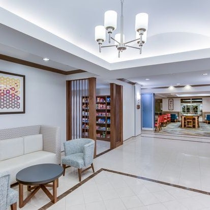 Holiday Inn Express & Suites Bethlehem - 5 tips from 477 visitors