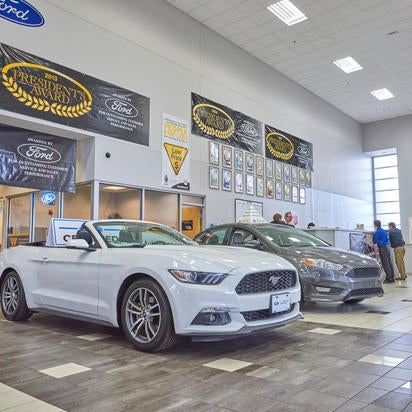 AutoNation Ford North Canton - Car Dealership