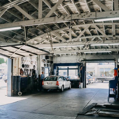 L & M Motors - Automotive Repair Shop in West Los Angeles