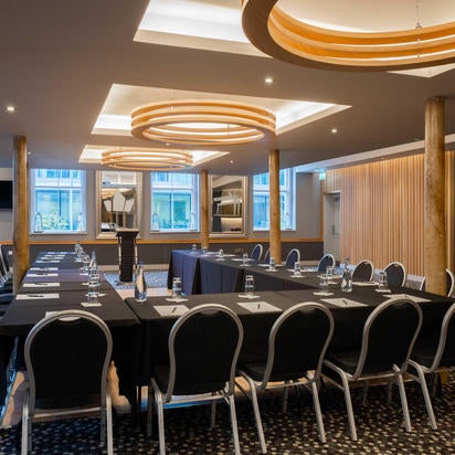 Ten Square Hotel - 8 tips