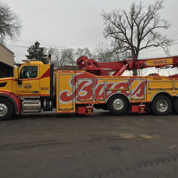 Bud's Wrecker Service - 959 Chicago Dr SW