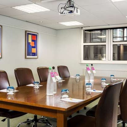 Photos at Park Inn by Radisson Cardiff City Centre - Hotel in The Hayes