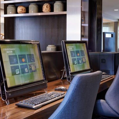 Courtyard By Marriott - 10 tips from 607 visitors