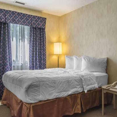 Quality Suites Laval Hotel Montreal (Now Closed) - Chomedey - Laval, QC