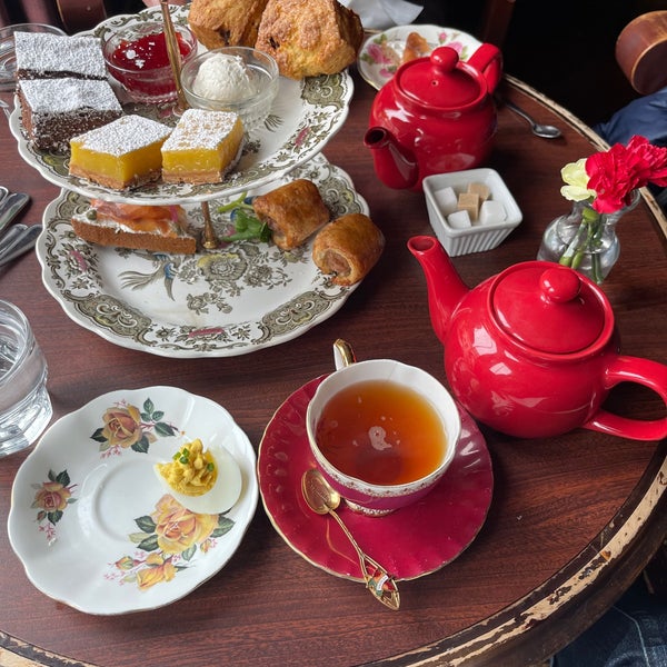 Photos at Salon de thé Cardinal / Cardinal Tea Room - Mile-End ...