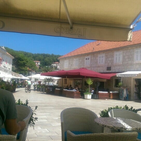 Caffe Pjaca Jelsa - 4 tips