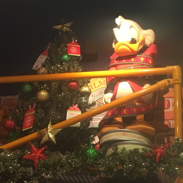 Disney Store (Now Closed) - City Centre Northeast - 3 tips from 187 ...