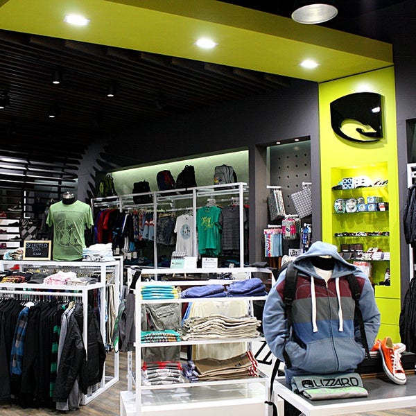 Lizzard Gateway - Clothing Store