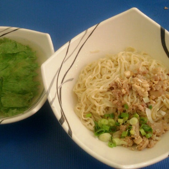 Bakmi Tasik Sanjose - Noodle Restaurant
