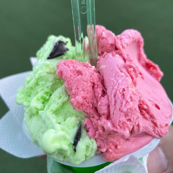 Ice 'n Cake - Sunnybrook - York Mills - Toronto, ON