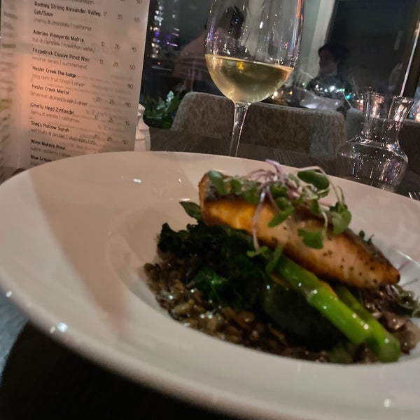 Minnoz Restaurant & Lounge - Nanaimo, BC