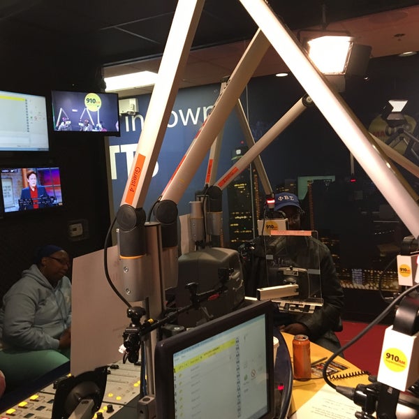 WXYZ ABC 7 - TV Station in Detroit