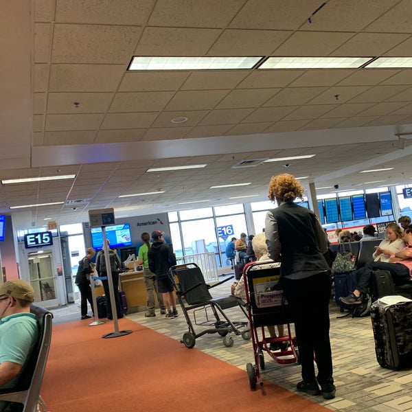 Gate E15 - Airport Gate