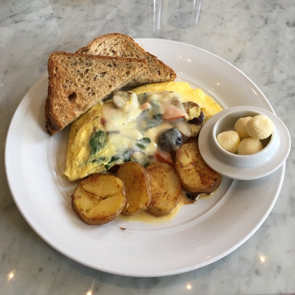 Photos at Amuse at Le Meridien - French Restaurant in Philadelphia