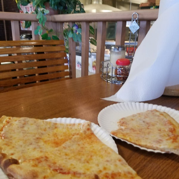Niki's Pizza - Round Rock, TX