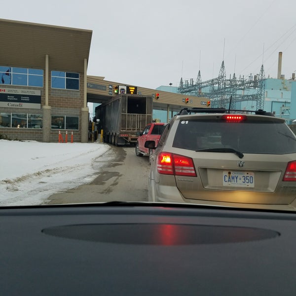 Canadian Customs - Fort Frances, ONT - Fort Frances, ON