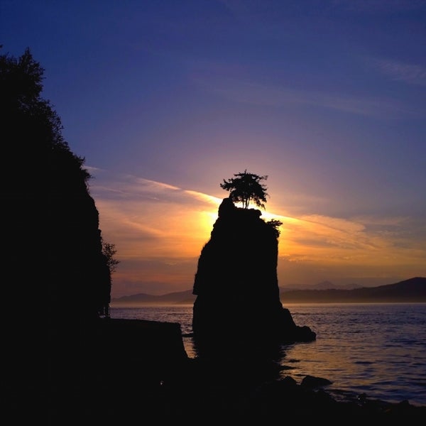 Siwash Rock - Scenic Lookout in Stanley Park