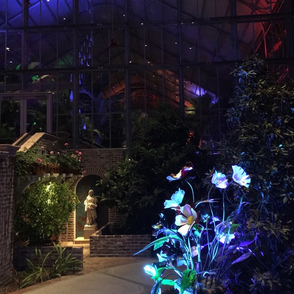 Photos at Lauritzen Gardens - Omaha's Botanical Center - Southeast ...