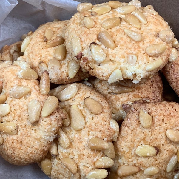 Astoria Bakery - Bakery in Astoria