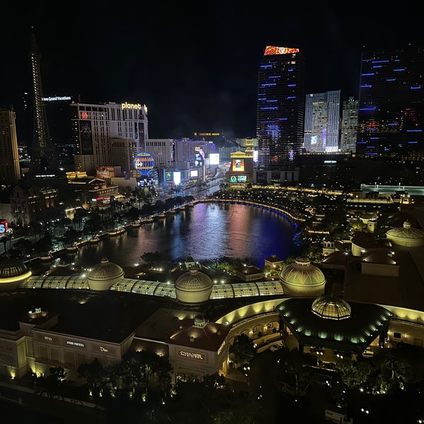 Augustus Tower - Hotel