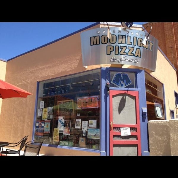 Moonlight Pizza & Brewpub - 242 F St