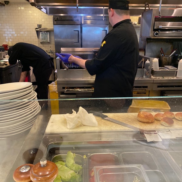 Esquire Grill - at Terminal B