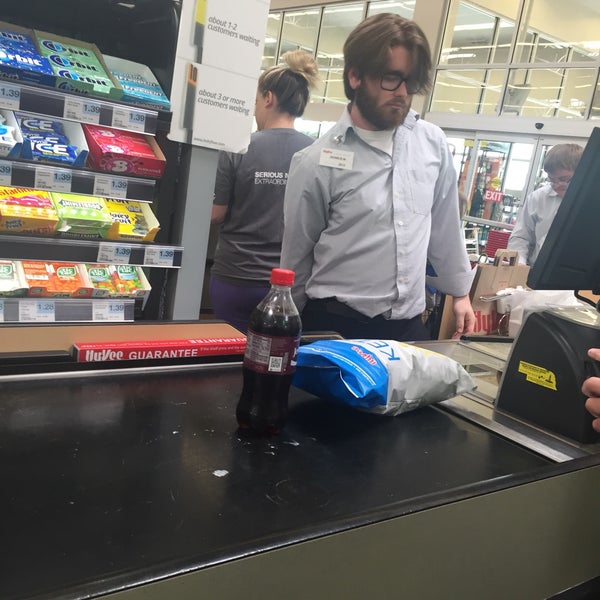 Hy-Vee - Supermarket in West Omaha