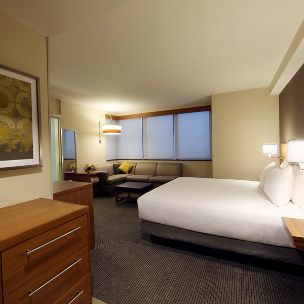 Hyatt Place Flushing/Laguardia Airport - 133-42 39th Ave