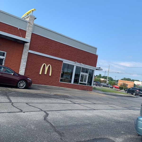 McDonald's - 2524 S County Line Rd E