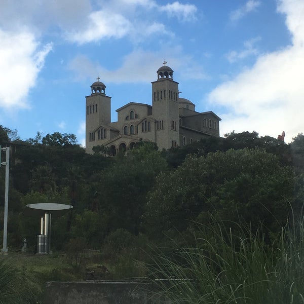 Catedral de San Pedro y San Pablo - Bosque Real