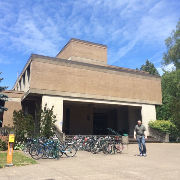 McKenzie Hall - College Academic Building in University