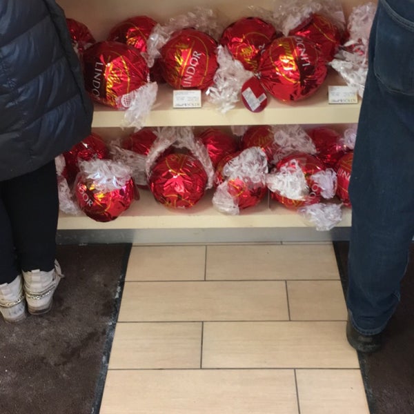 Lindt Outlet - 2 tips